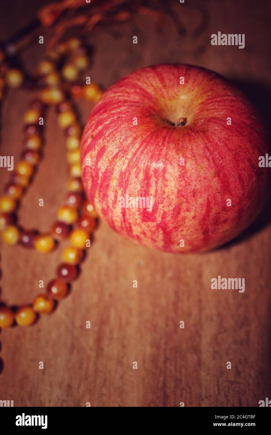 Kashmiri fruit hi-res stock photography and images - Alamy