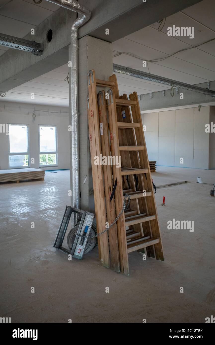 Ladder leaning against tree hi-res stock photography and images - Alamy