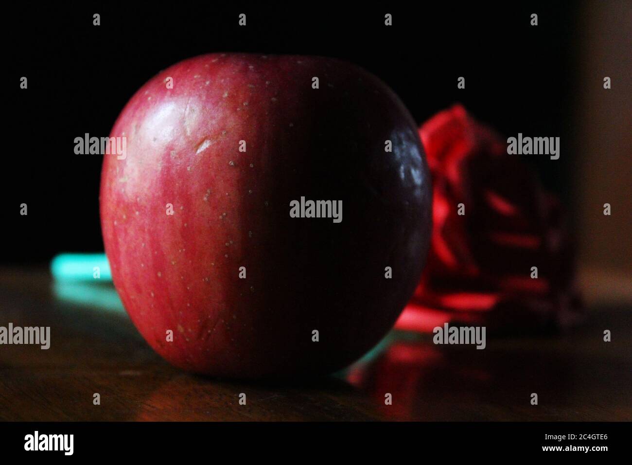Photography of red apple Stock Photo - Alamy