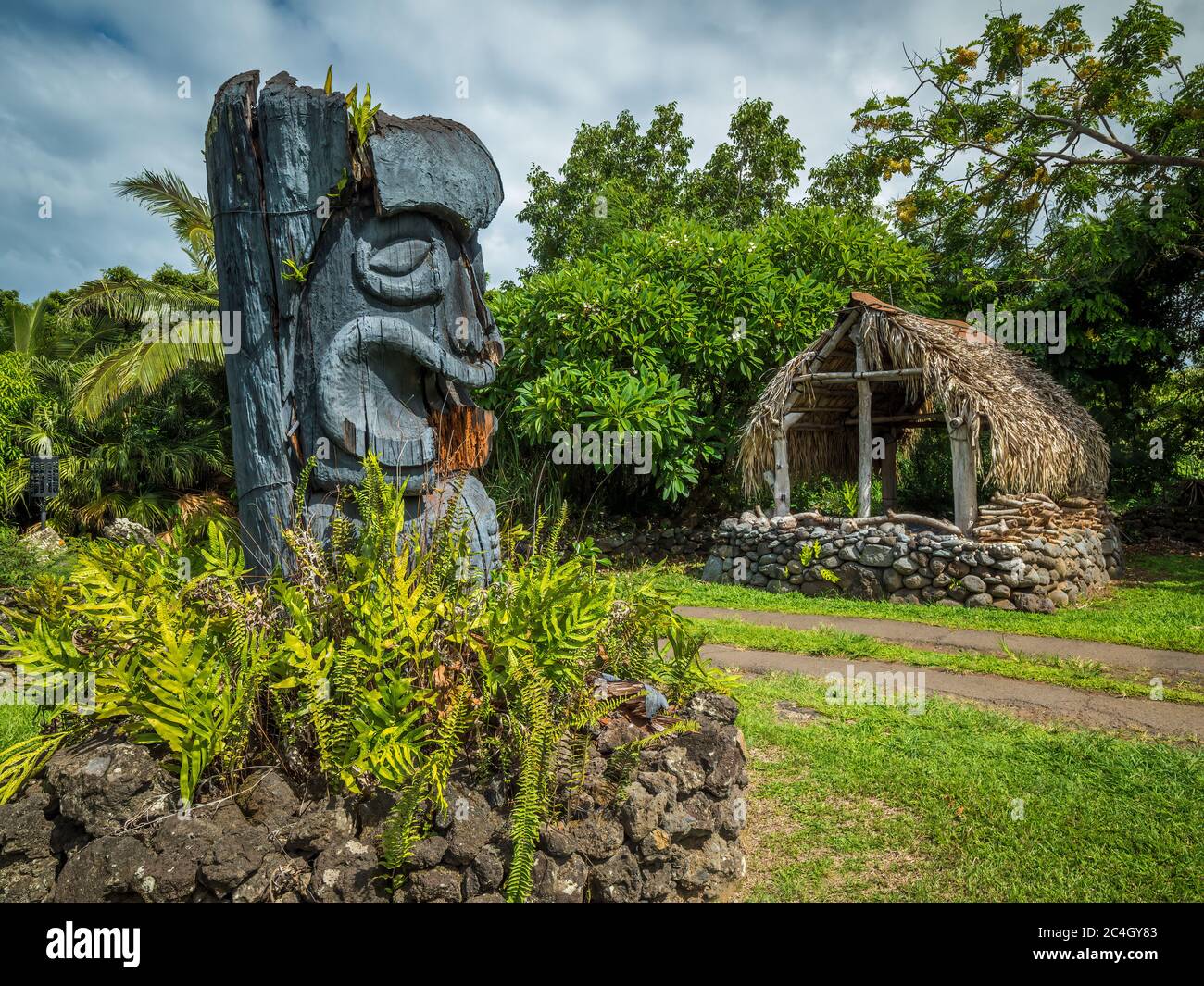Koki Beach Park, Maui. The dark red sand at Koki Beach produced by Ka ...