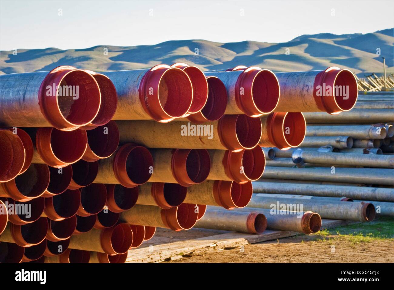 Global pipe hi-res stock photography and images - Alamy
