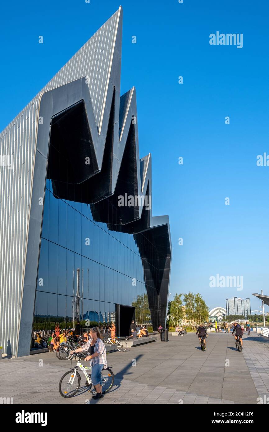 Riverside Museum, River Clyde, Glasgow, Scotland, UK Stock Photo - Alamy
