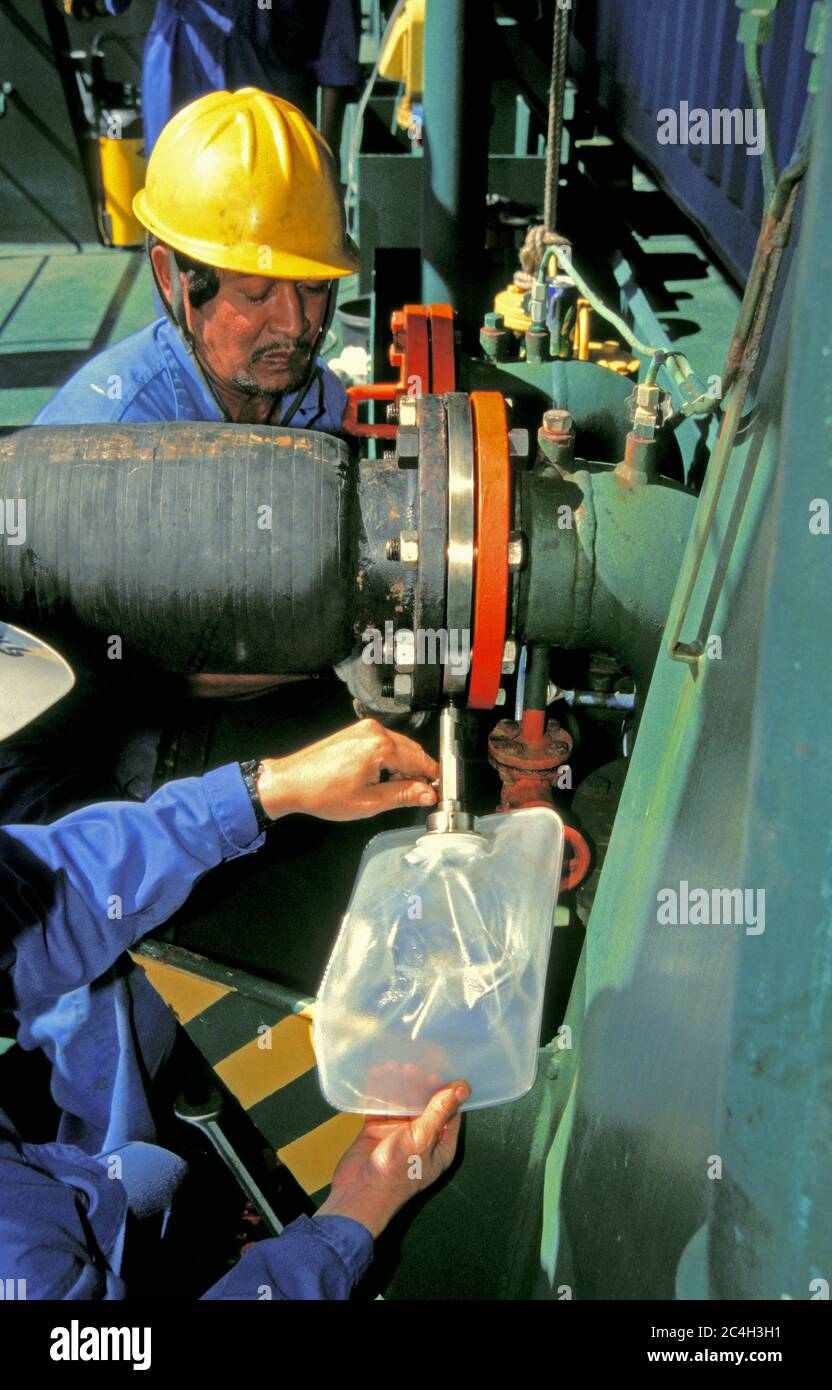 Bunkering manifold hi-res stock photography and images - Alamy