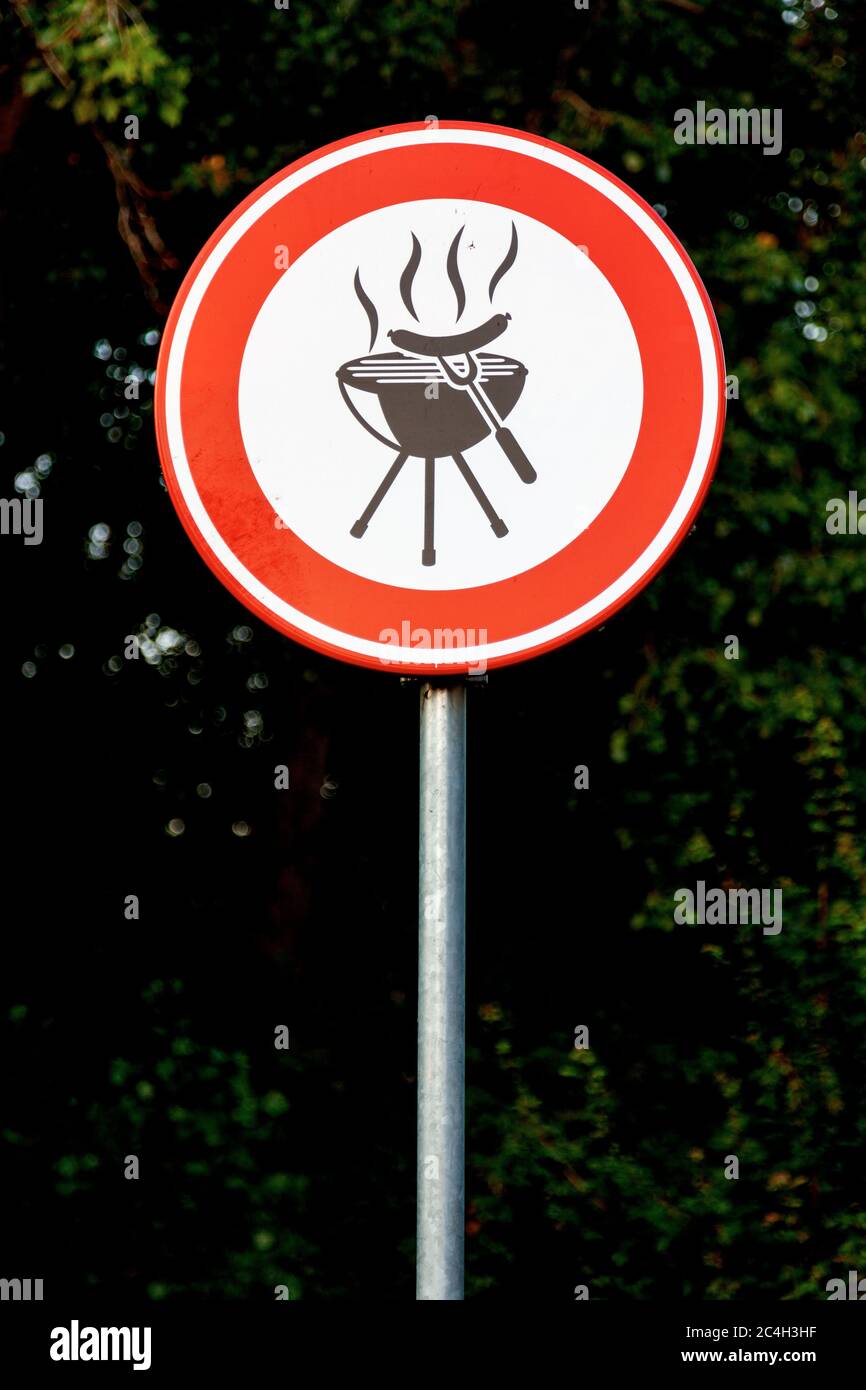 BBQ forbidden sign,Sloterpark , Amasterdam,Netherlands Stock Photo - Alamy