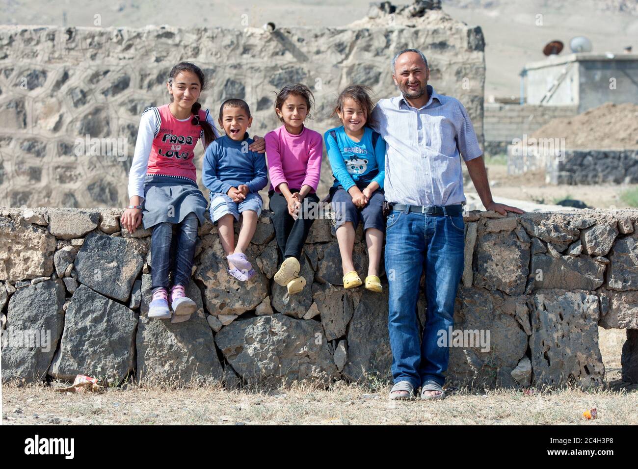 Kurdish family hi-res stock photography and images - Alamy
