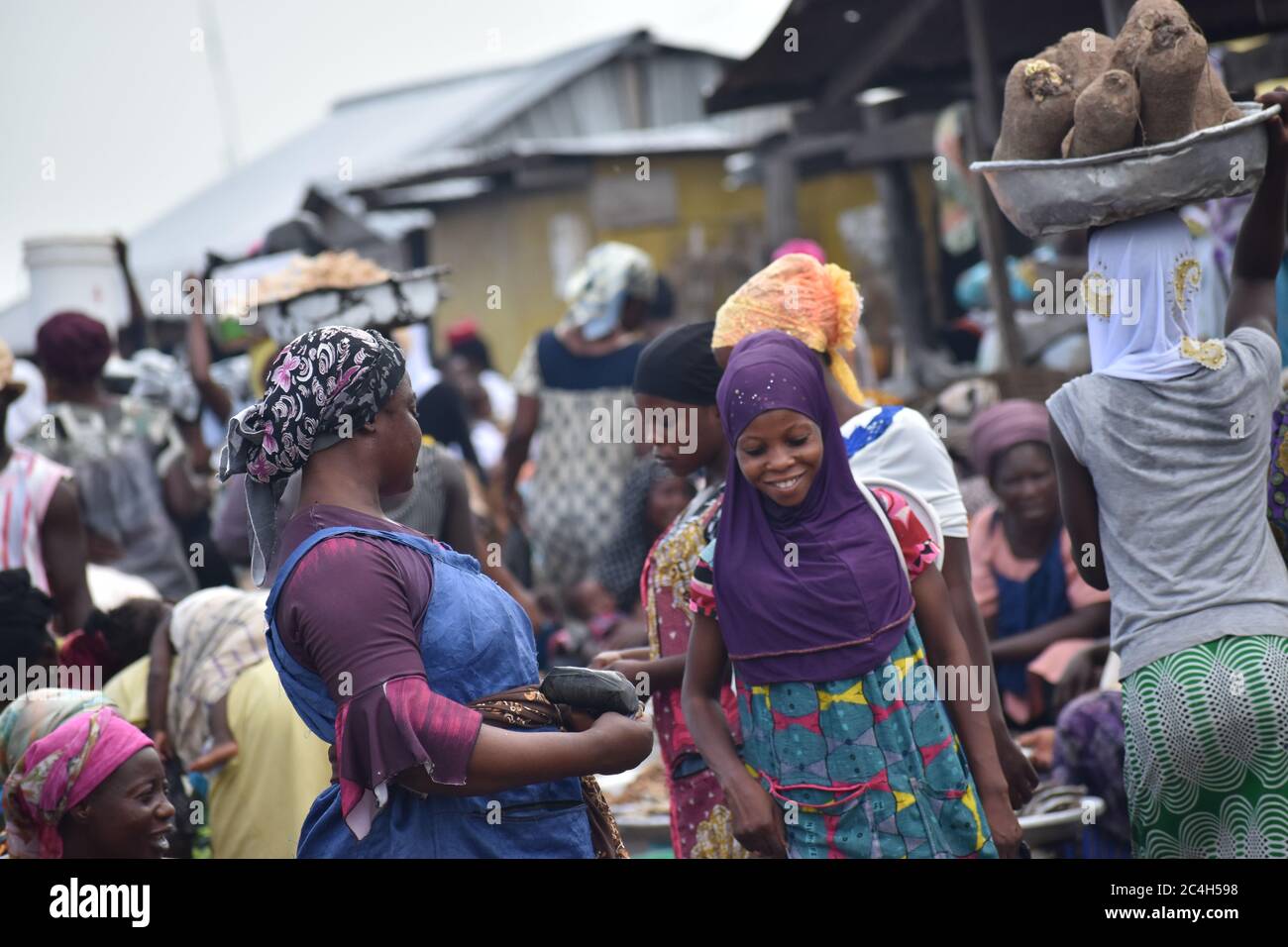 Market Day at Buipe a remote town in Ghana Stock Photo - Alamy