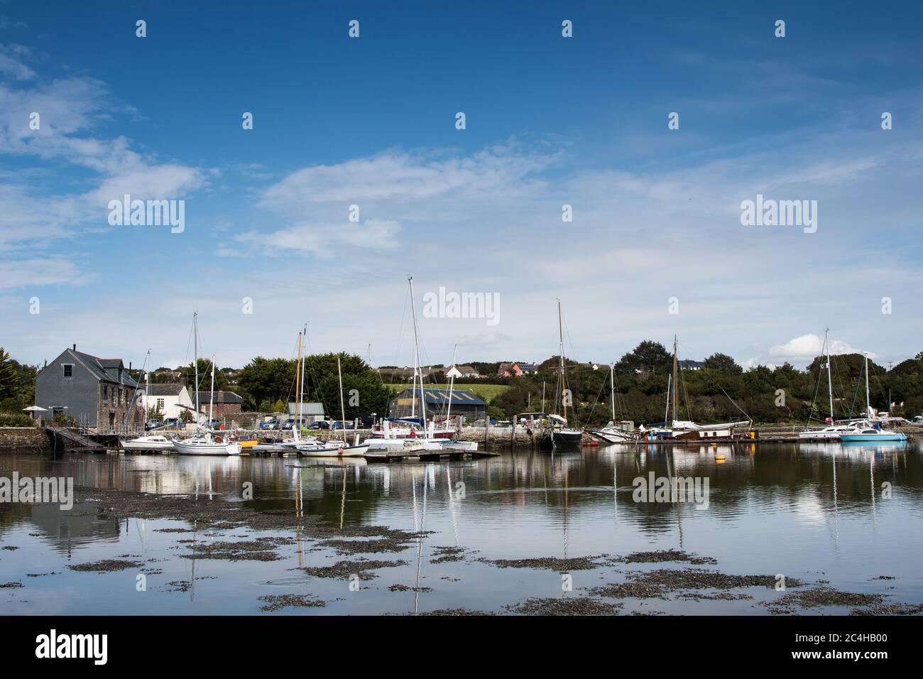 Torpoint houses hi-res stock photography and images - Alamy