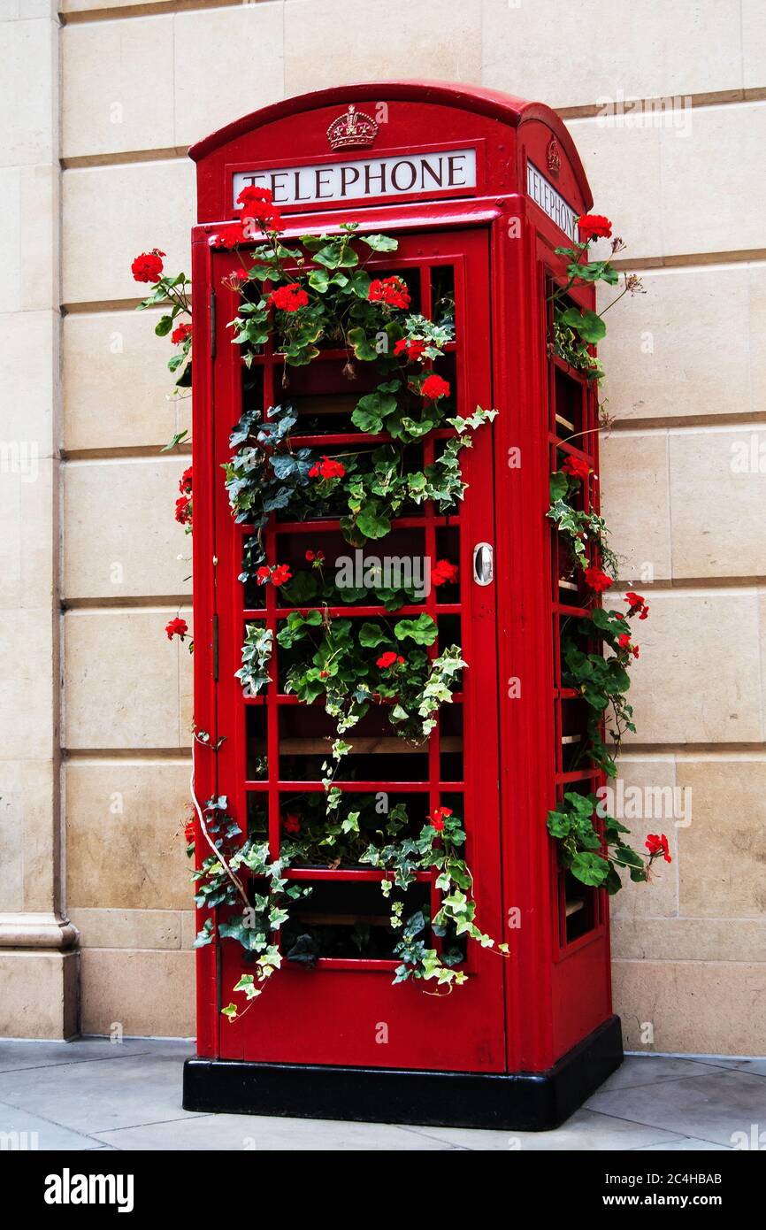 Idea for Red British Telephone Box. Photo taken in Bath, England ...