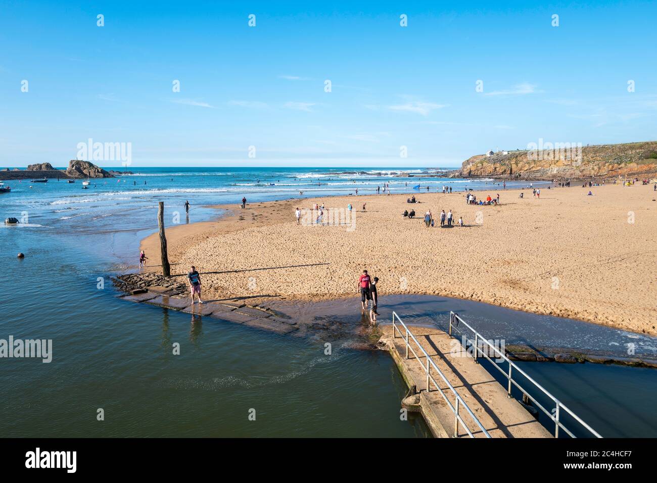 Summerleaze Beach, seen from the end of the Bude Canal, Bude, Cornwall ...