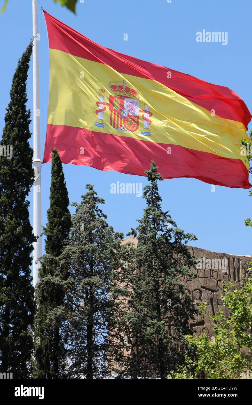 Huge spanish flag hi-res stock photography and images - Alamy