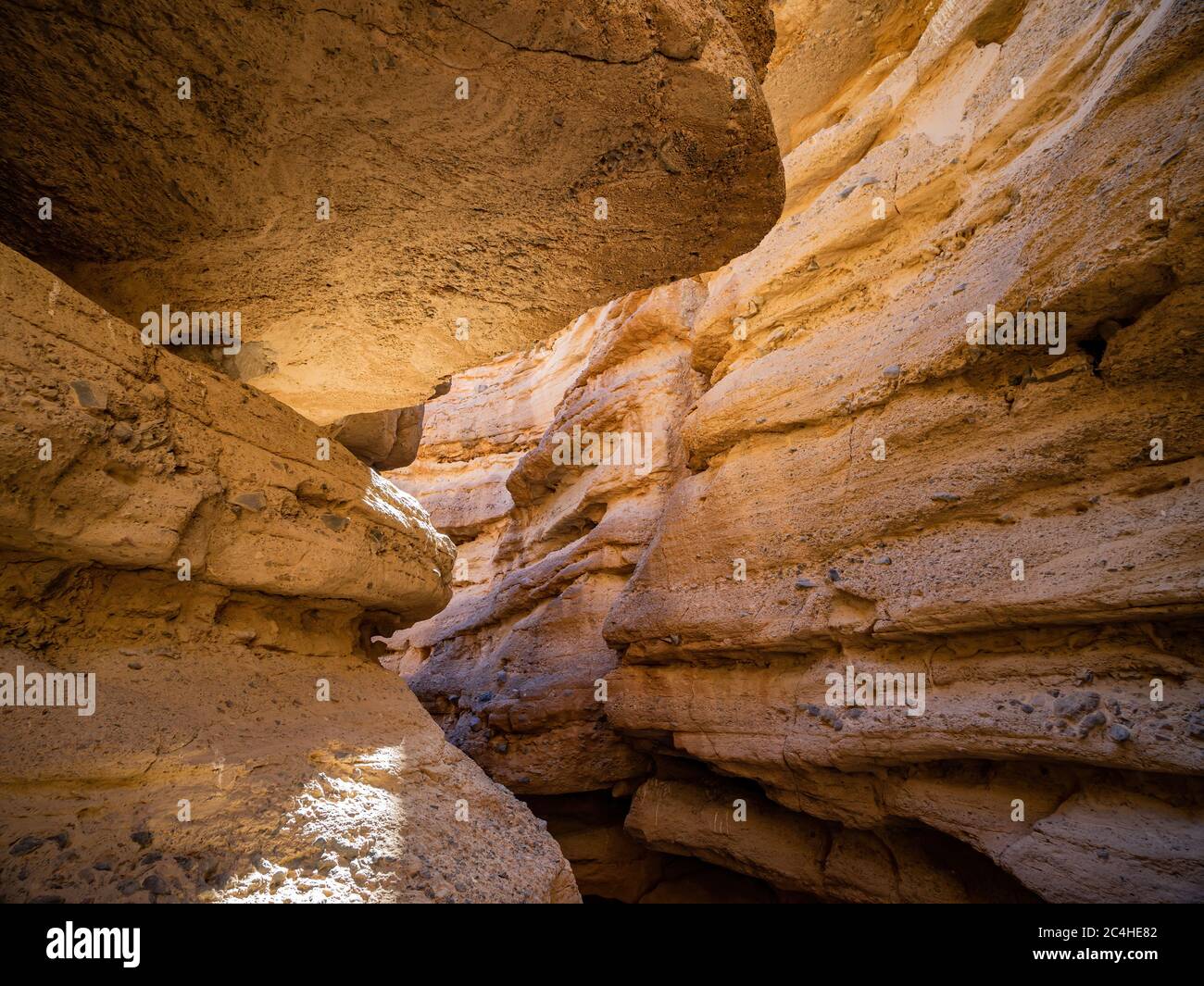 Beautiful landscape along the famous White Owl Canyon trail at Lake ...