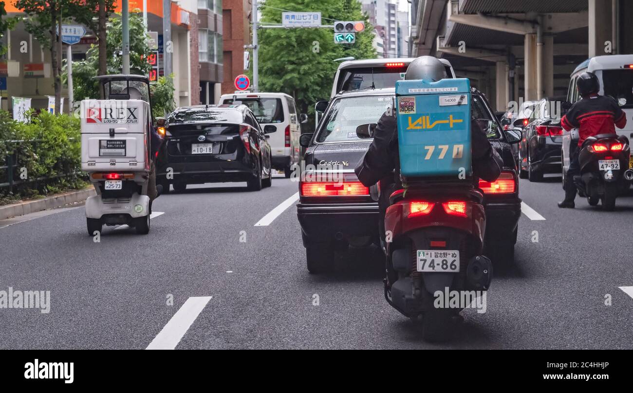 Tokyo delivery bike hi-res stock photography and images - Alamy