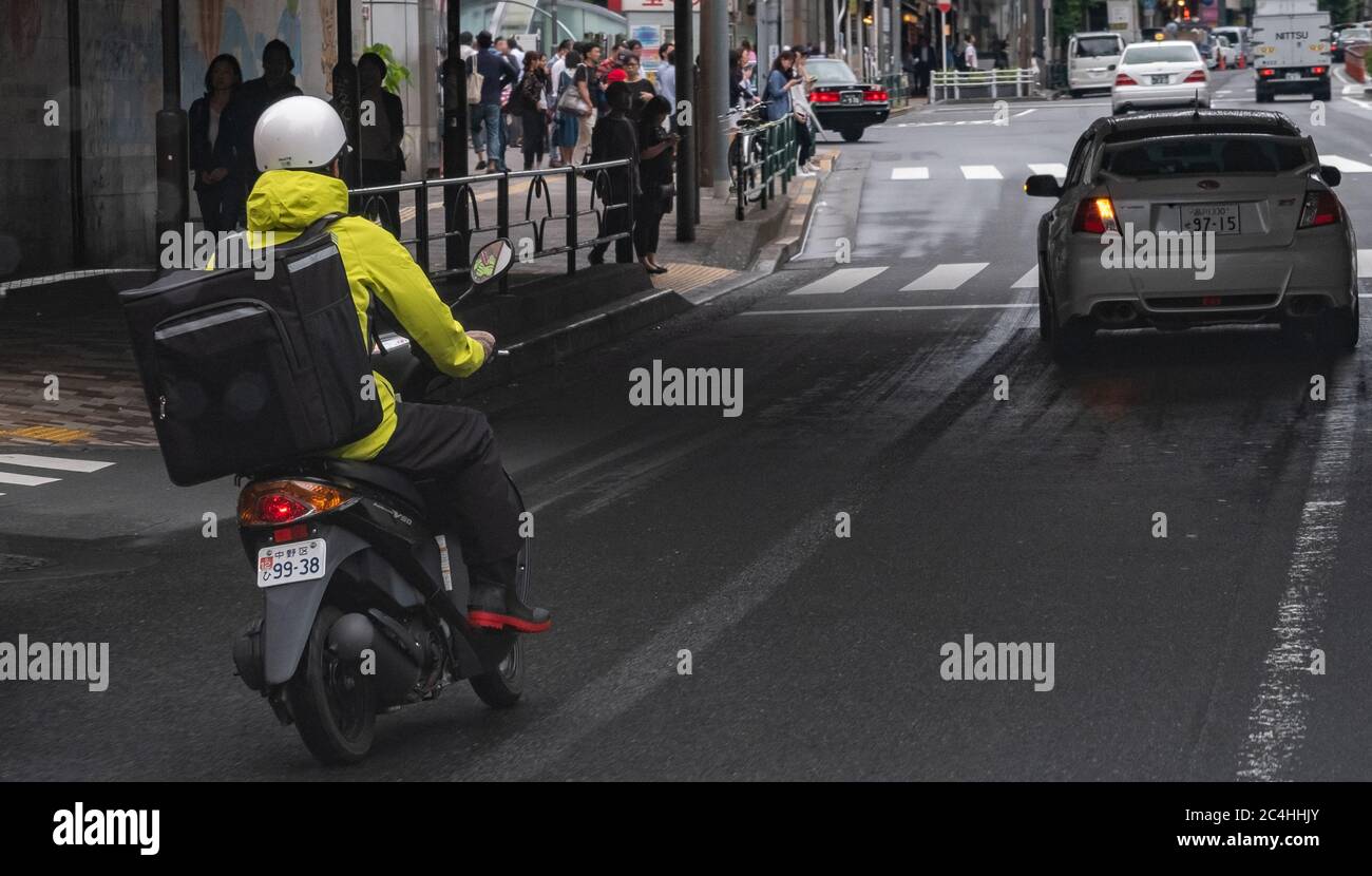 Tokyo delivery bike hi-res stock photography and images - Alamy