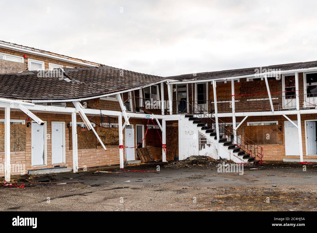 Earthquake building collapse hi-res stock photography and images - Alamy