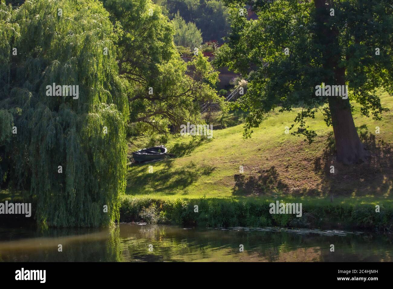 Weeping willow boat hi-res stock photography and images - Alamy