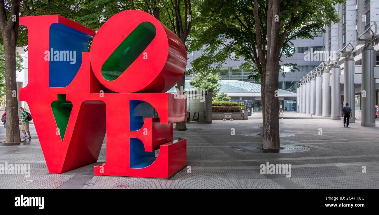 LOVE statue in Shinjuku, Tokyo, Japan Stock Photo - Alamy