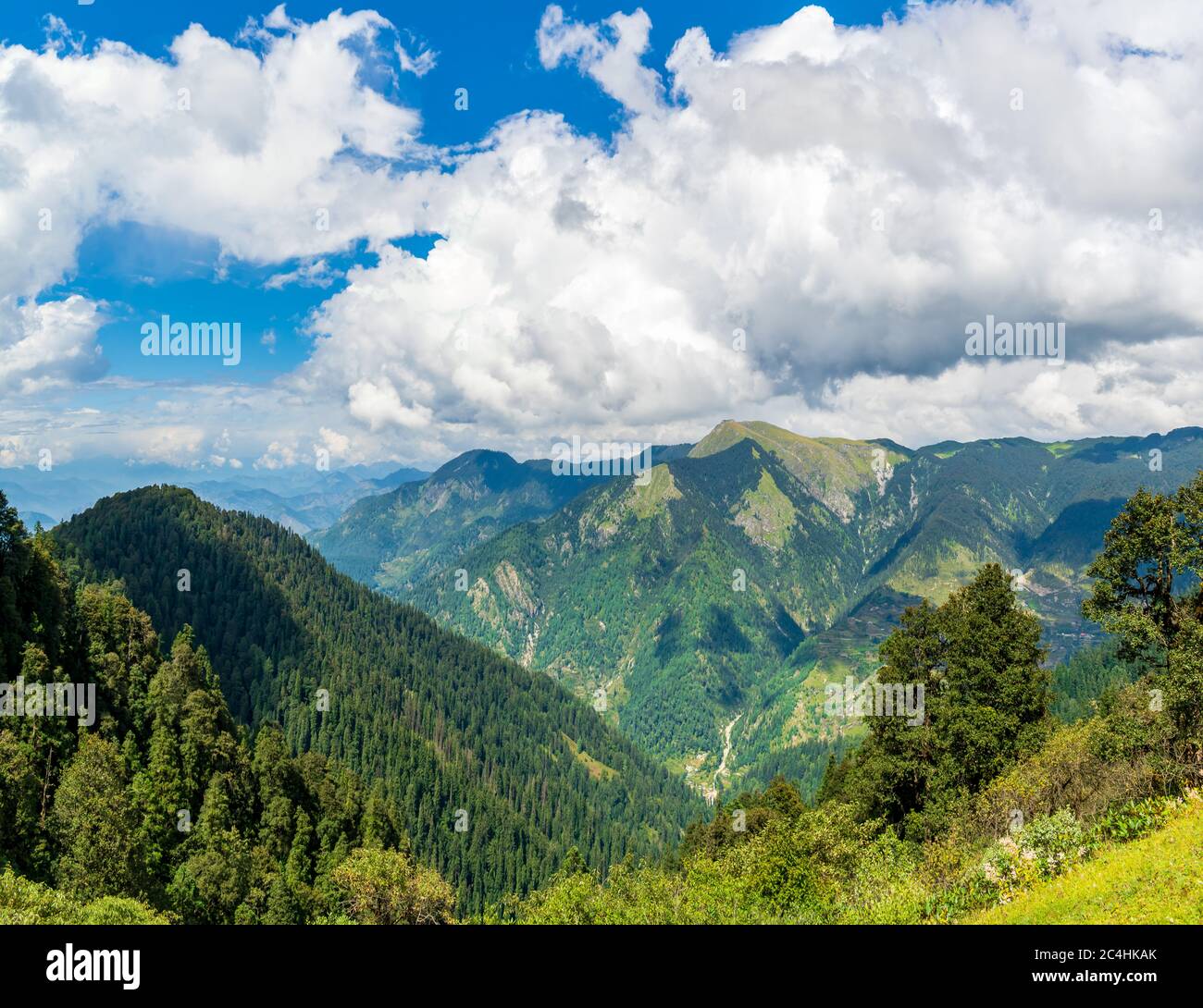 Mountain ranges, Jalori Pass, Tirthan Valley, Himachal Pradesh, India ...