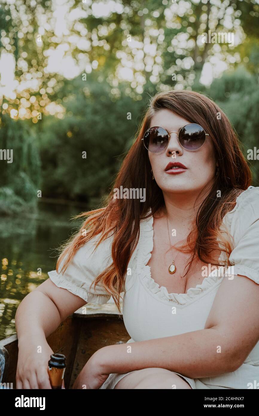 Young attractive woman punting in Oxford, UK Stock Photo - Alamy