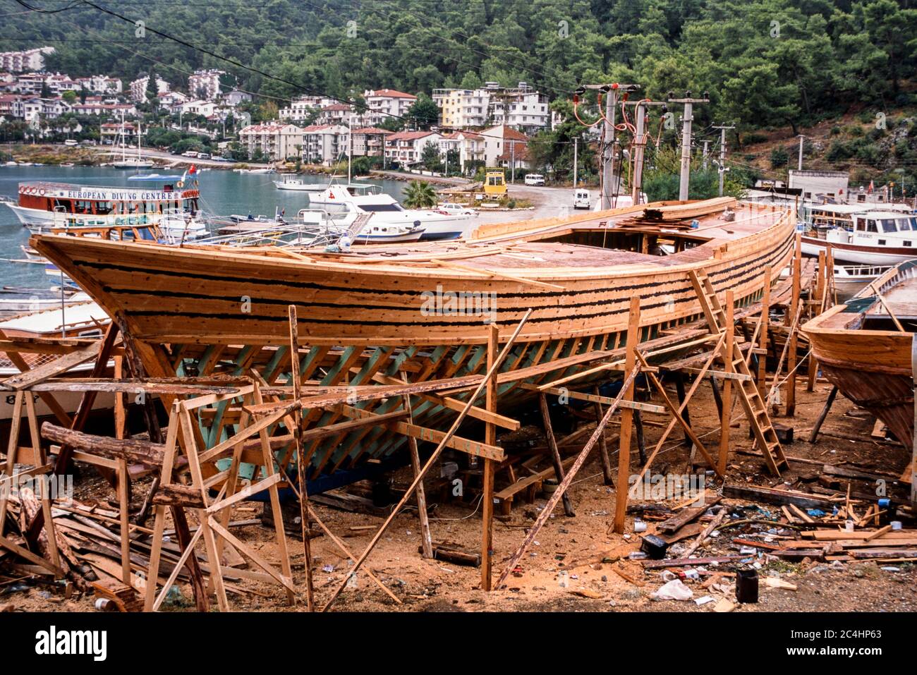 Traditional boatyard building wooden boats hi-res stock photography and ...
