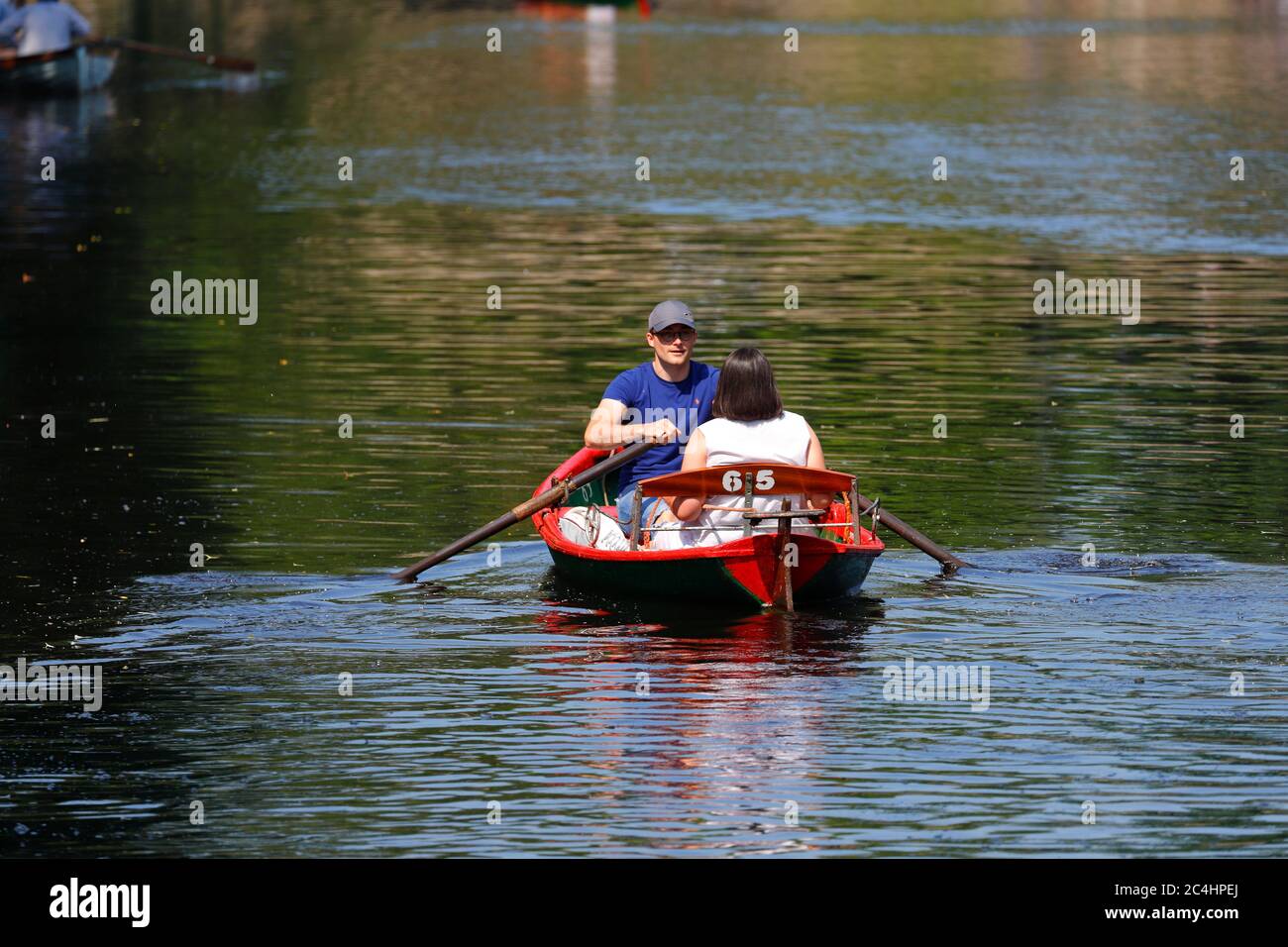Tourists on rowing boats in the River Nidd at Knaresborough Stock Photo ...