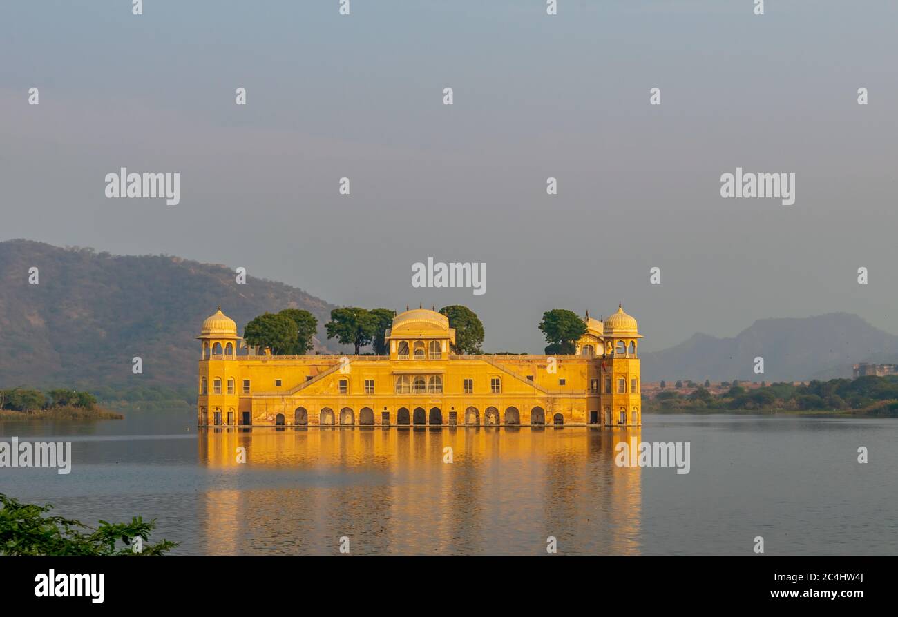 The view of Jal Mahal with birds swimming in the front, Jaipur ...