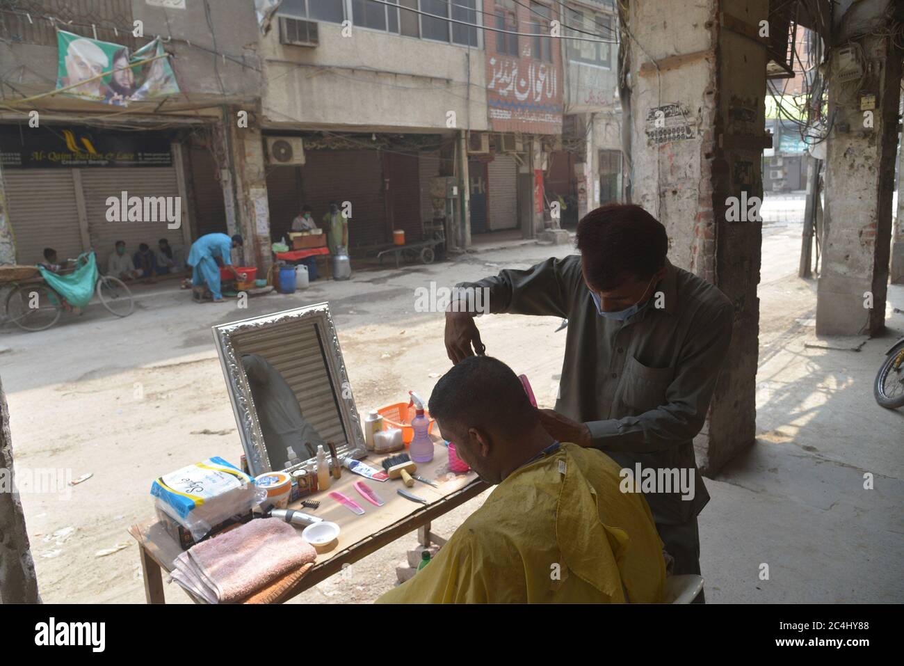 Lahore, Pakistan. 27th June, 2020. Pakistani people busy in their ...
