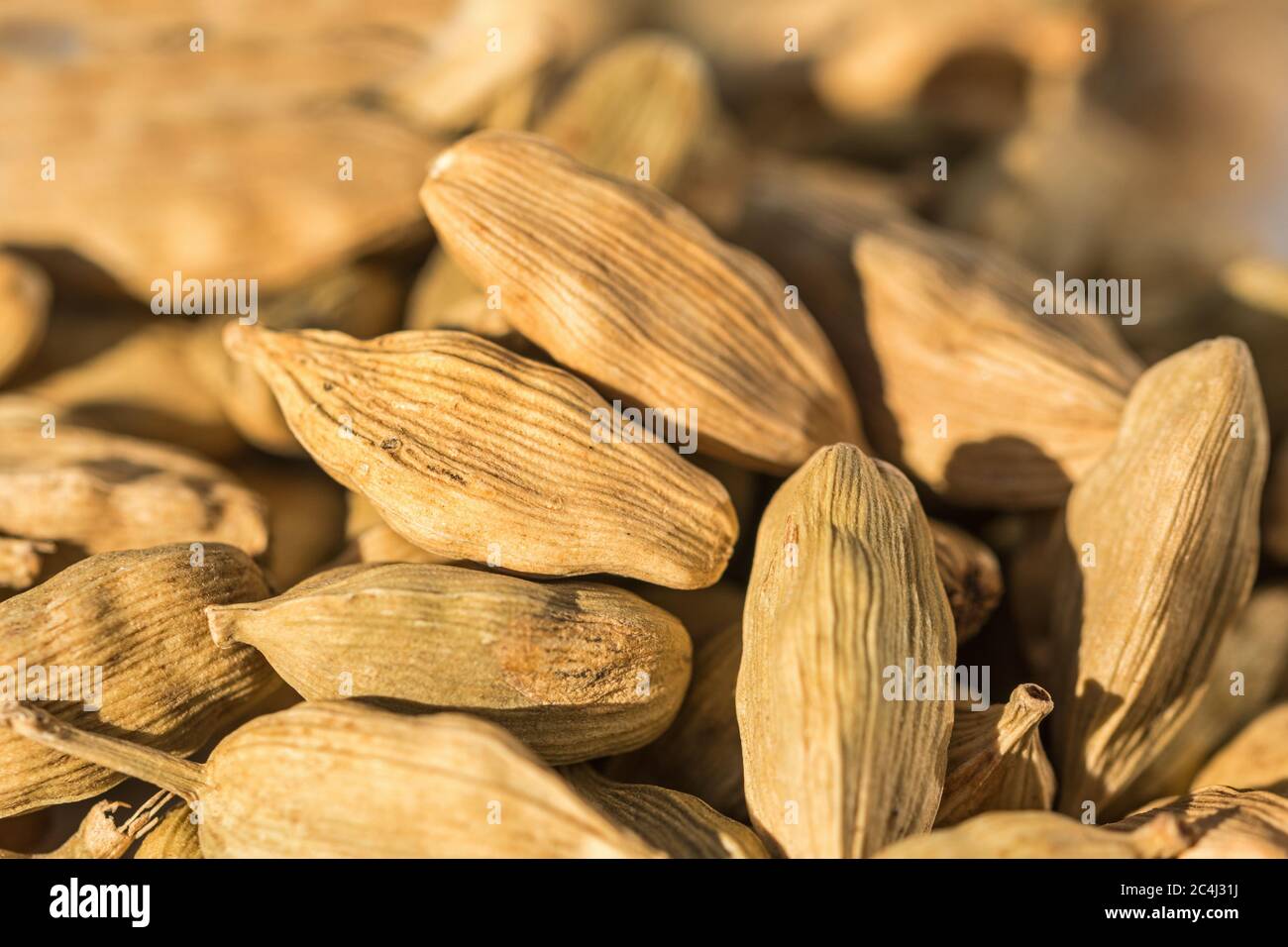Cardamom pods hi-res stock photography and images - Alamy