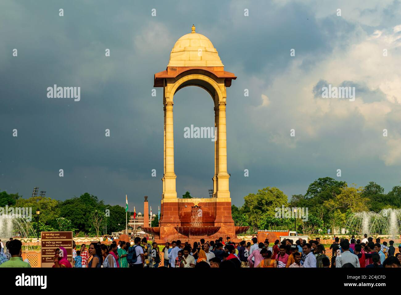 India Gate, Delhi, India; 16-Aug-2019; a stone canopy Stock Photo - Alamy