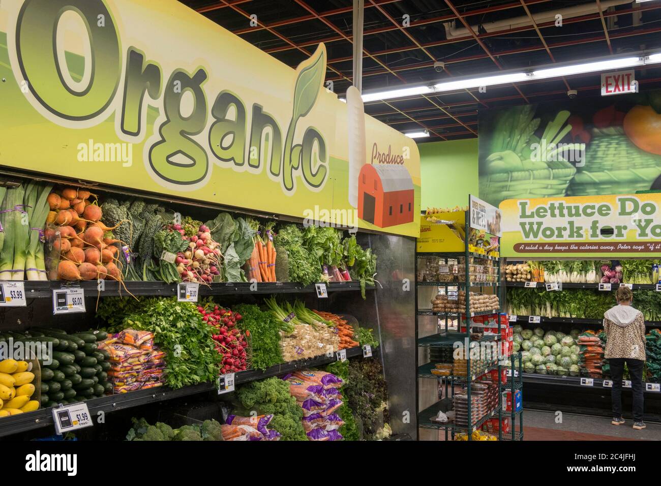 Vegetable section supermarket hi-res stock photography and images - Alamy