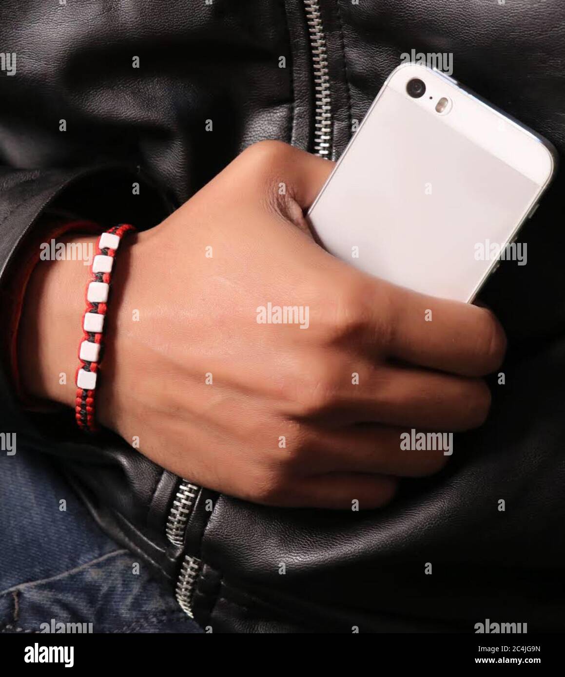 HAND WITH MOBILE OF MAN Stock Photo - Alamy