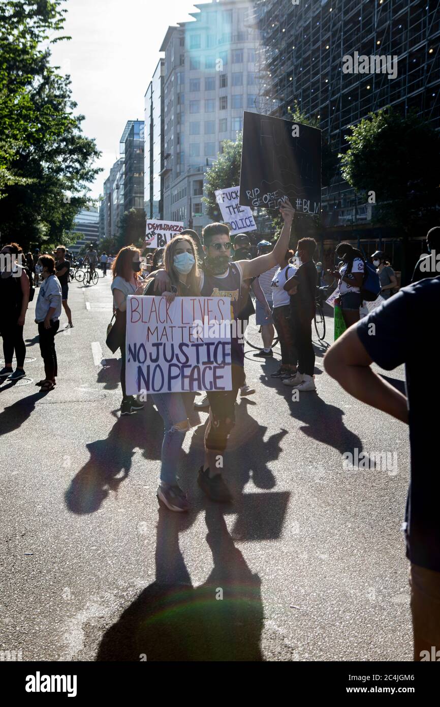 Black lives matter white house hi-res stock photography and images - Alamy