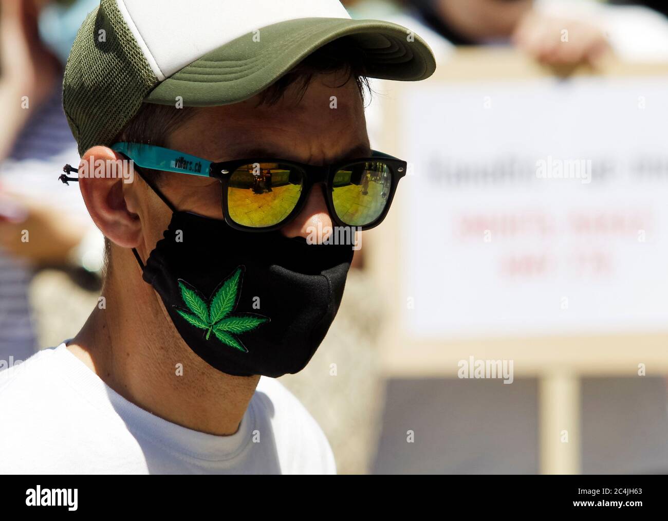 Cannabis leaf mask hi-res stock photography and images - Alamy