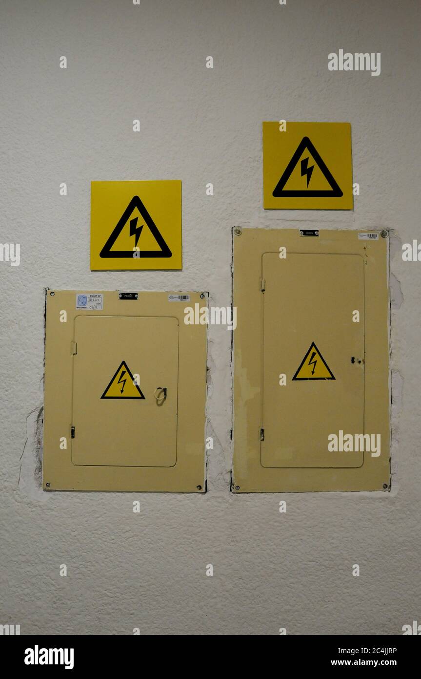 Electrical risk signal for use within the workplace Stock Photo - Alamy