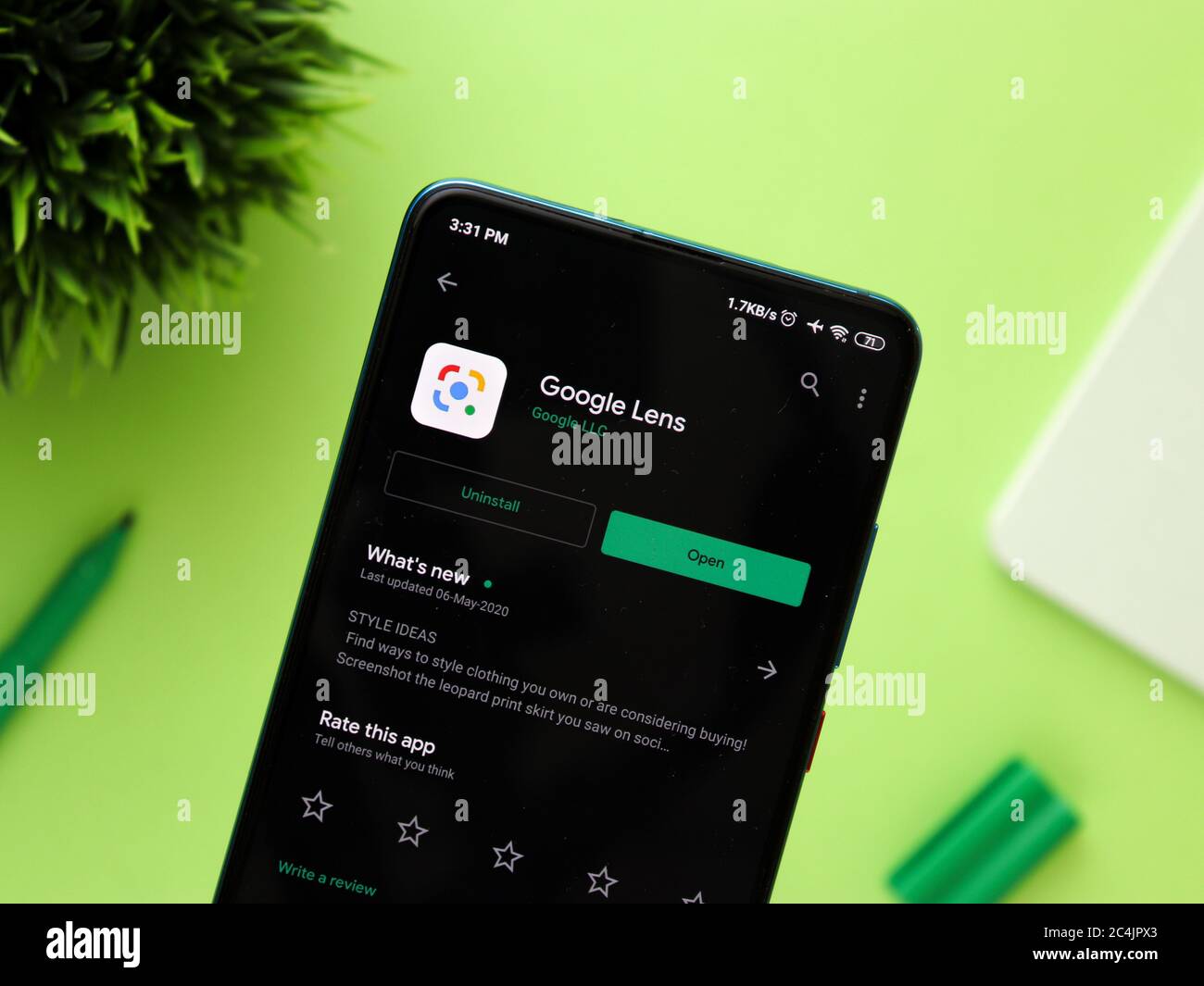 Google lens logo hi-res stock photography and images - Alamy