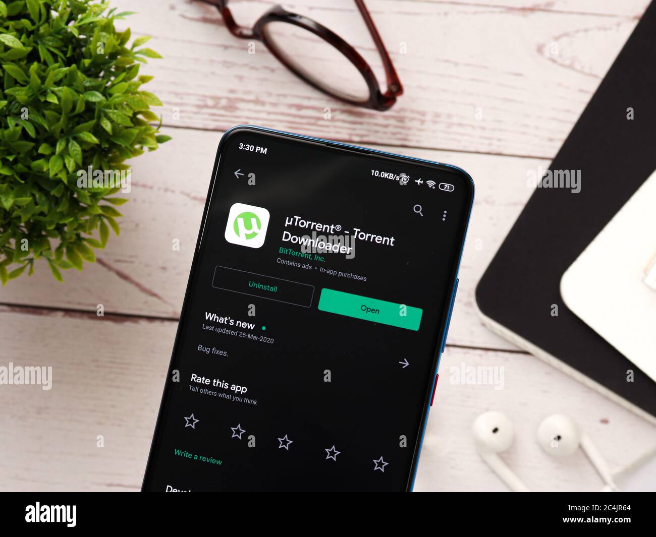 Utorrent hi-res stock photography and images - Alamy