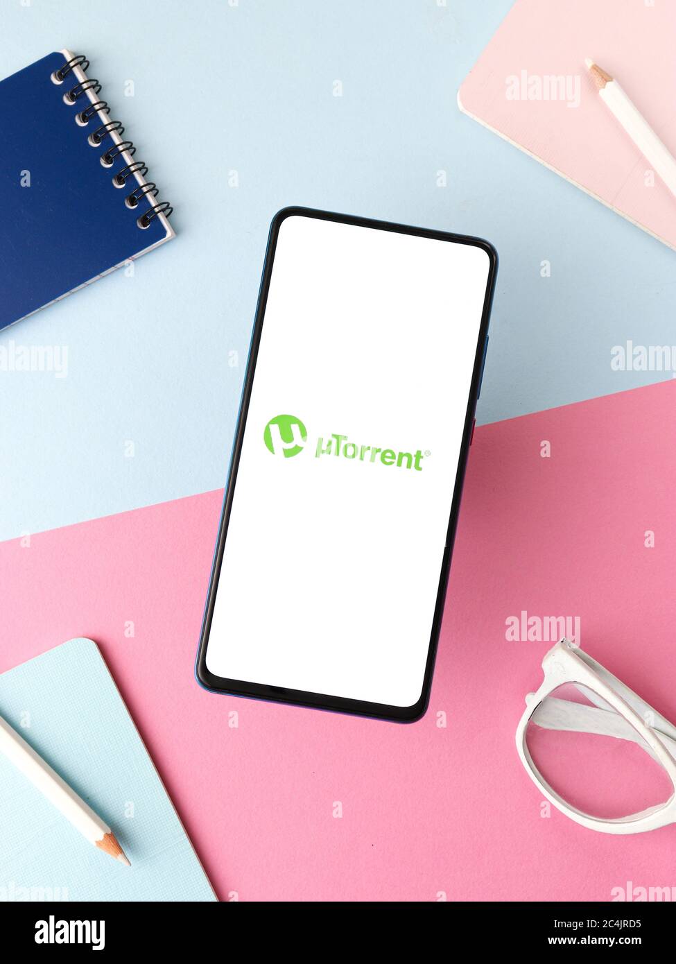 Utorrent hi-res stock photography and images - Alamy