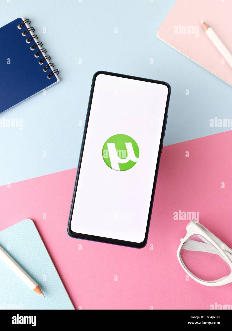 Downloader hi-res stock photography and images - Alamy