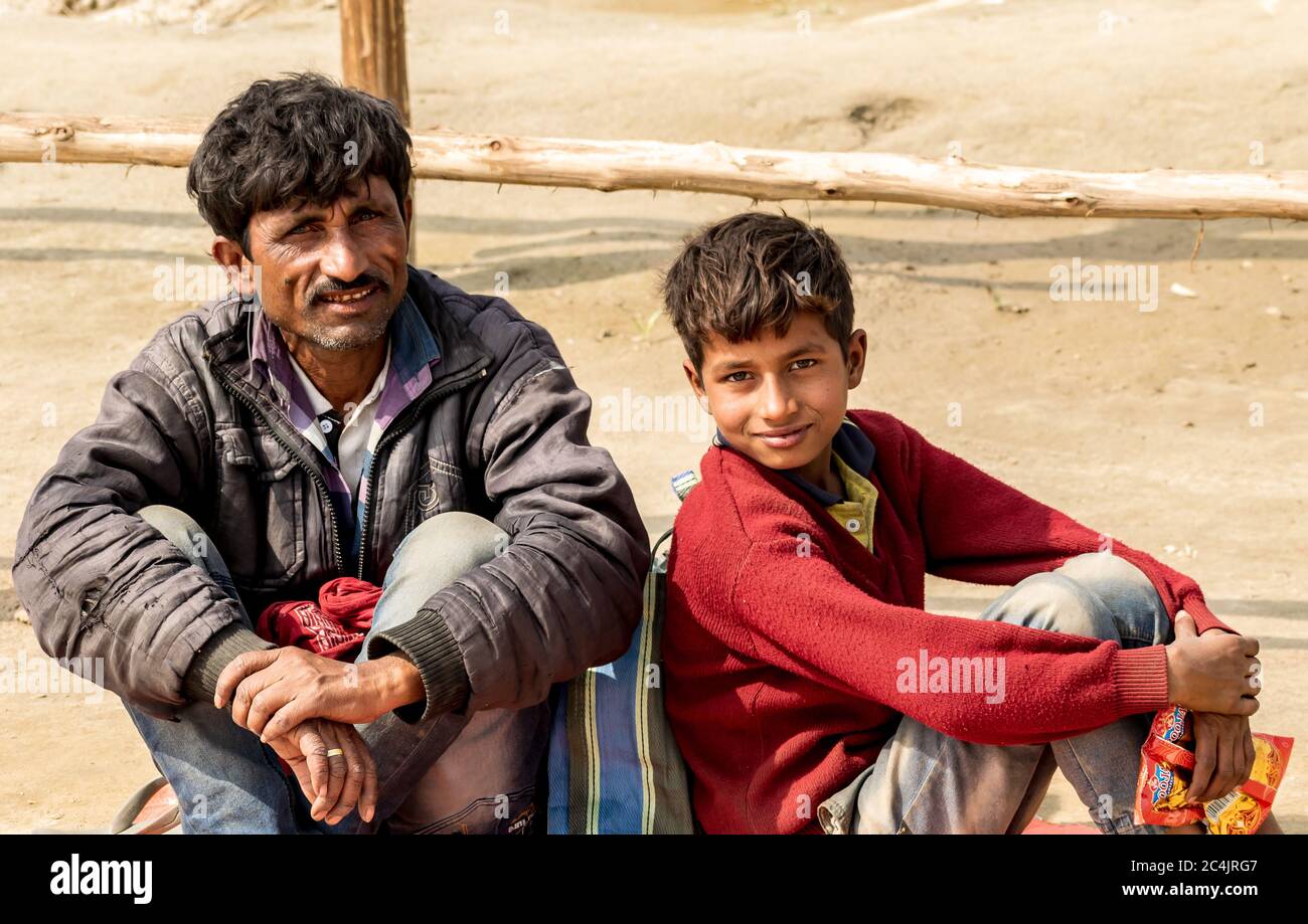 Poor father son 2019 hi-res stock photography and images - Alamy