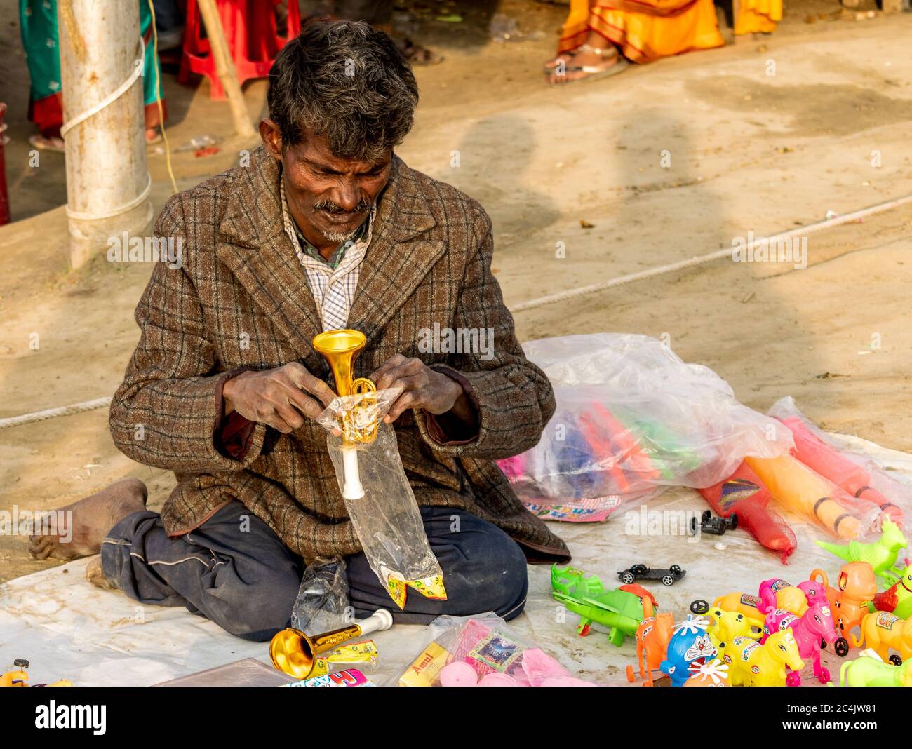 Vendor seller india poverty poor hi-res stock photography and images ...