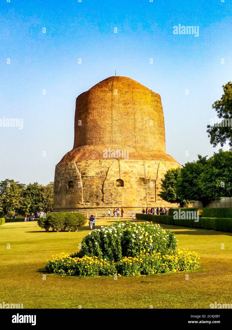 Dhamek Stupa monument, Sarnath, Varanasi, Uttar Pradesh, India Stock ...