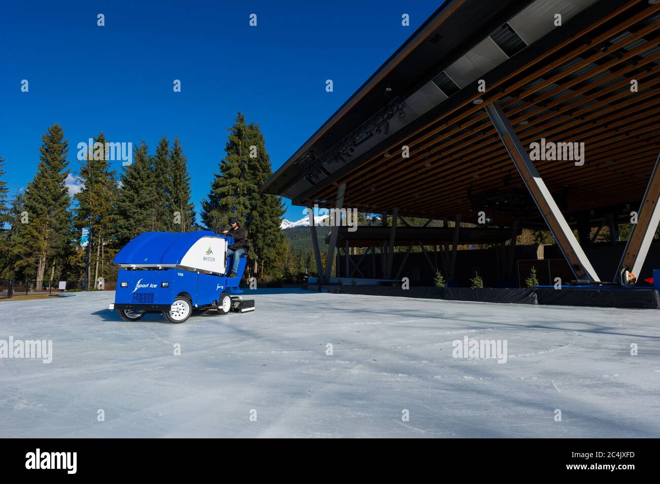 Zamboni ice rink hi-res stock photography and images - Alamy
