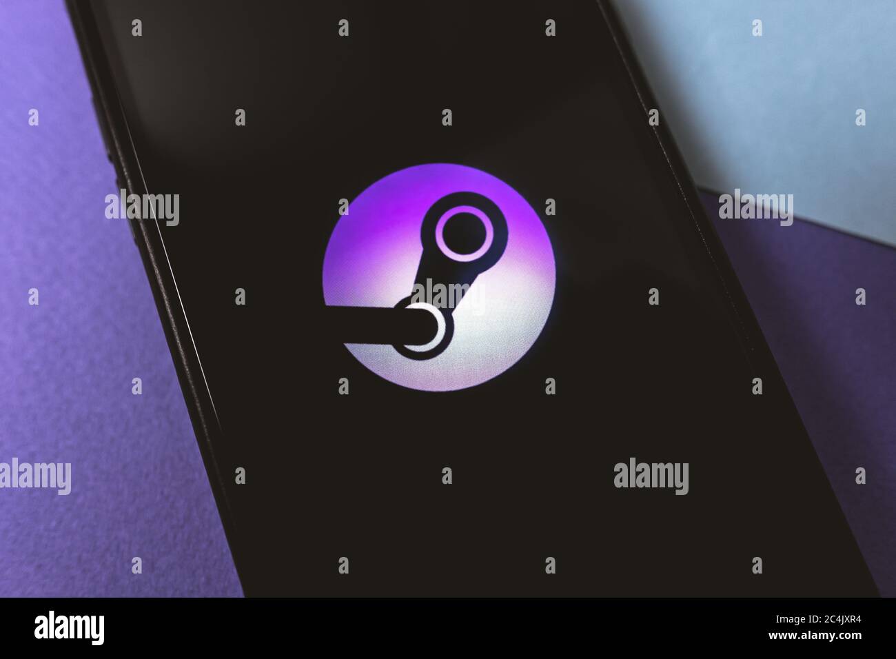 Steam app logo on the smartphone screen Stock Photo - Alamy