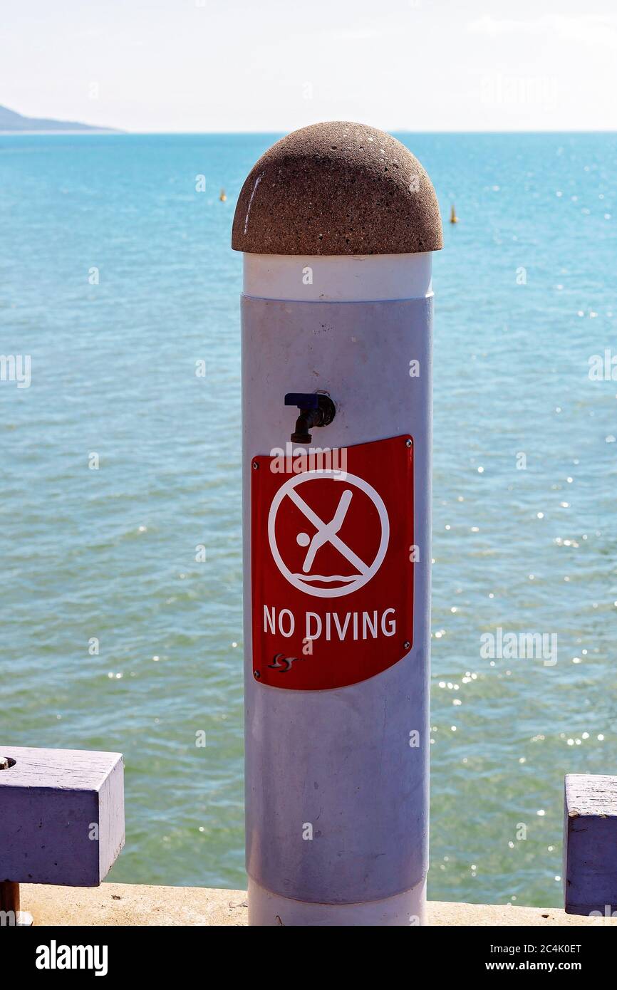 Red warning sign no diving hi-res stock photography and images - Alamy