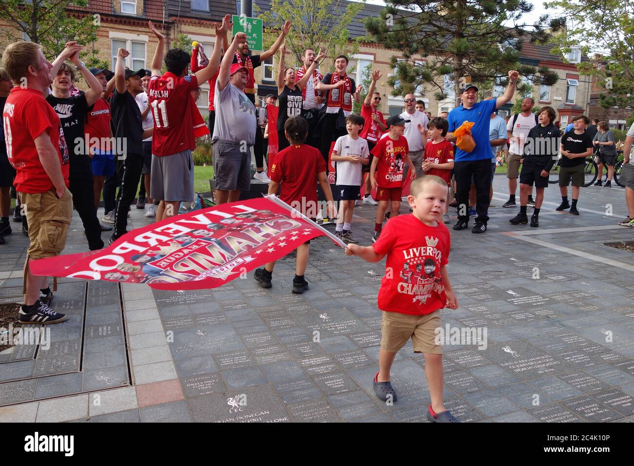 Young liverpool fan hi-res stock photography and images - Alamy