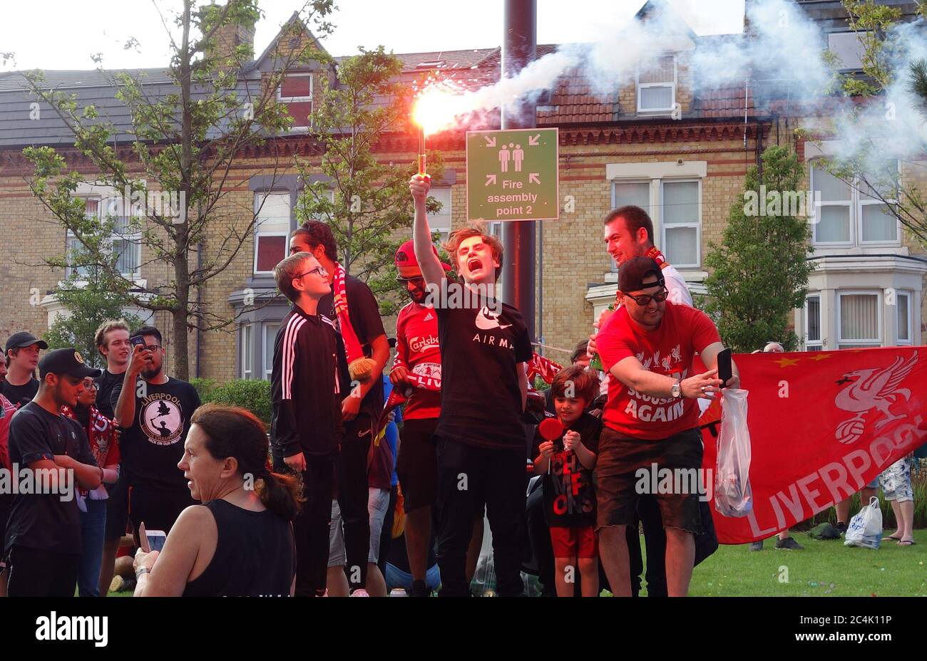 Liverpool celebrate anfield hi-res stock photography and images - Alamy