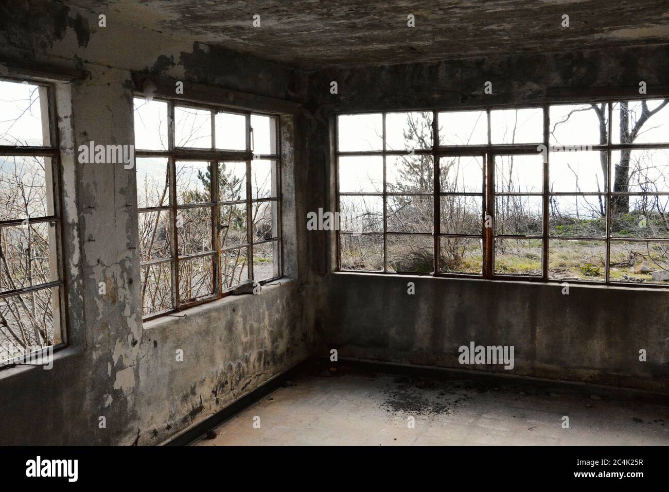Spooky hotel corridor hi-res stock photography and images - Alamy