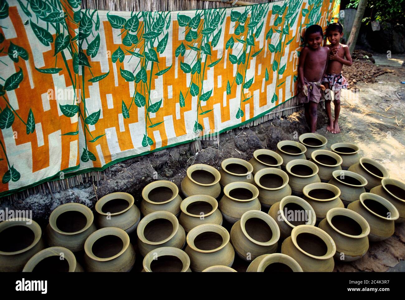 Earthen jars of bangladesh hi-res stock photography and images - Alamy