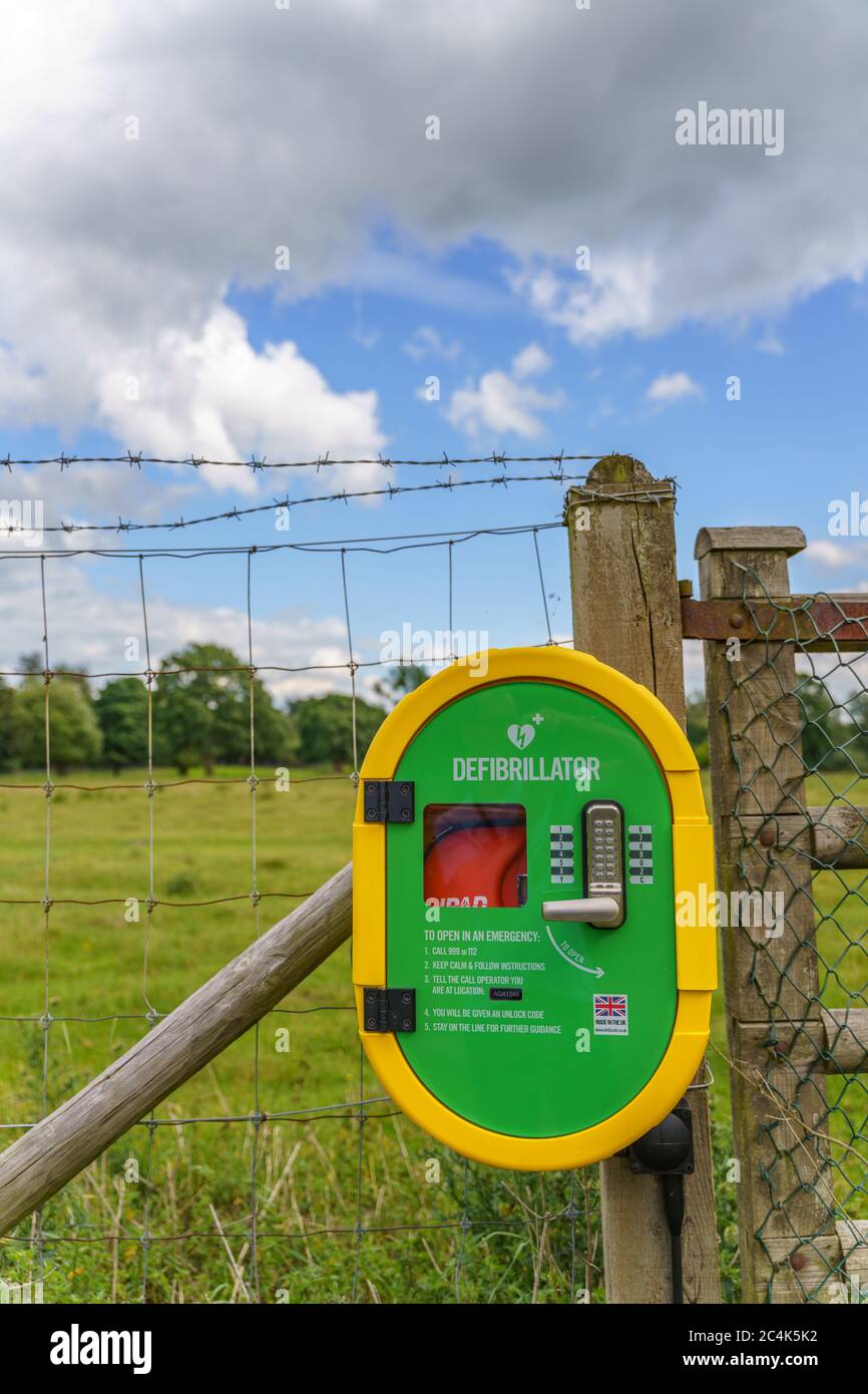 Yellow Defibrillator High Resolution Stock Photography and Images - Alamy