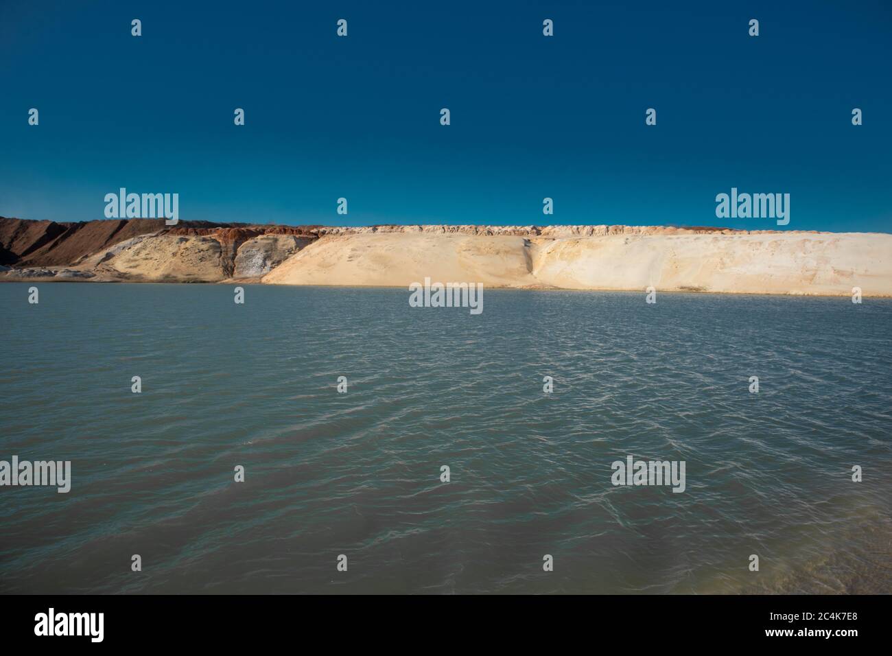 Desert white sand hi-res stock photography and images - Alamy