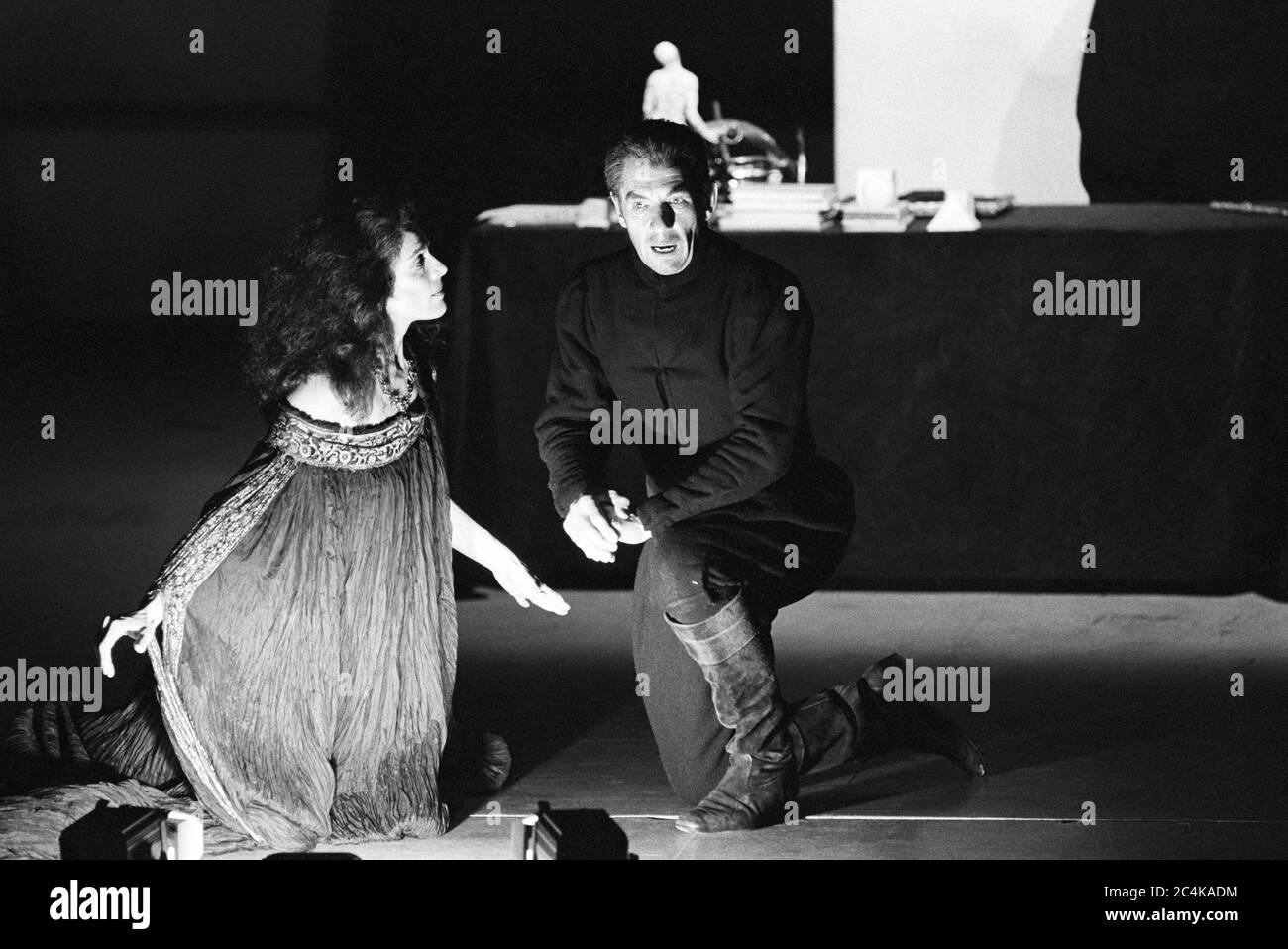 Eleanor Bron (The Duchess of Malfi), Ian McKellen (Bosola) in THE ...